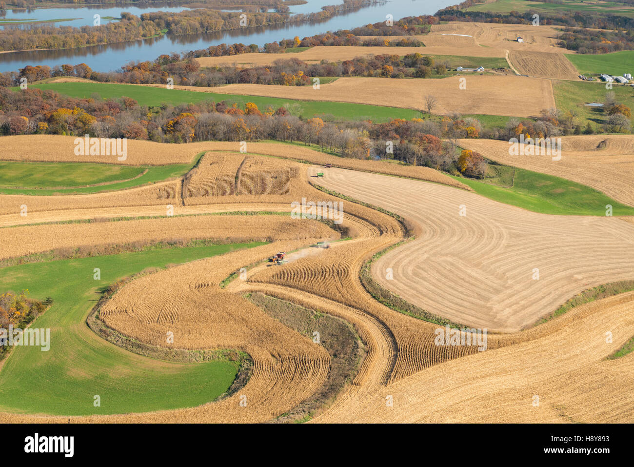 Iowa farm aerial hi-res stock photography and images - Alamy