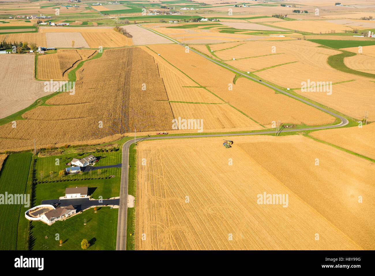 Combine wagons in corn field hi-res stock photography and images - Alamy
