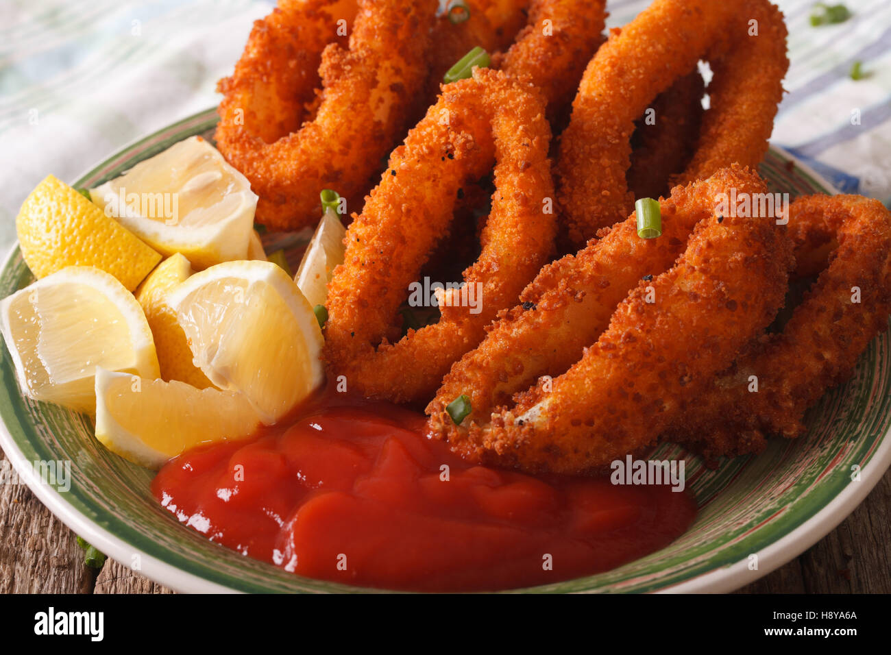 Golden squid rings seafood hi-res stock photography and images - Alamy