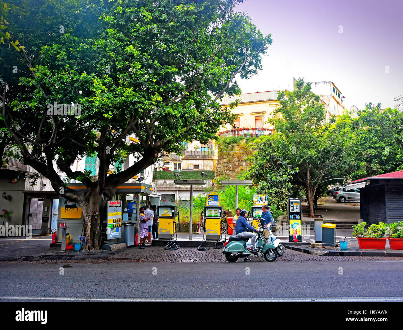 Pit stop petrol station hi-res stock photography and images - Alamy