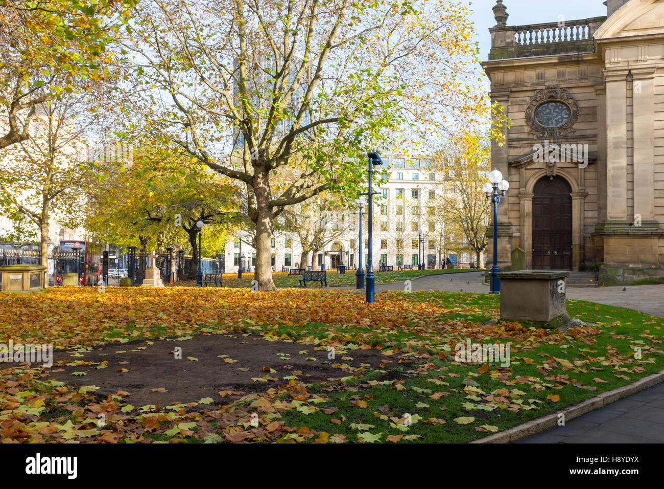 St philip's cathedral square birmingham hi-res stock photography and ...
