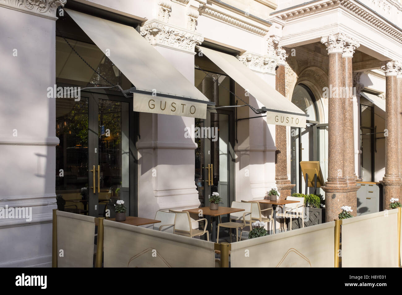 Gusto italian restaurant in Colmore Row, Birmingham Stock Photo - Alamy