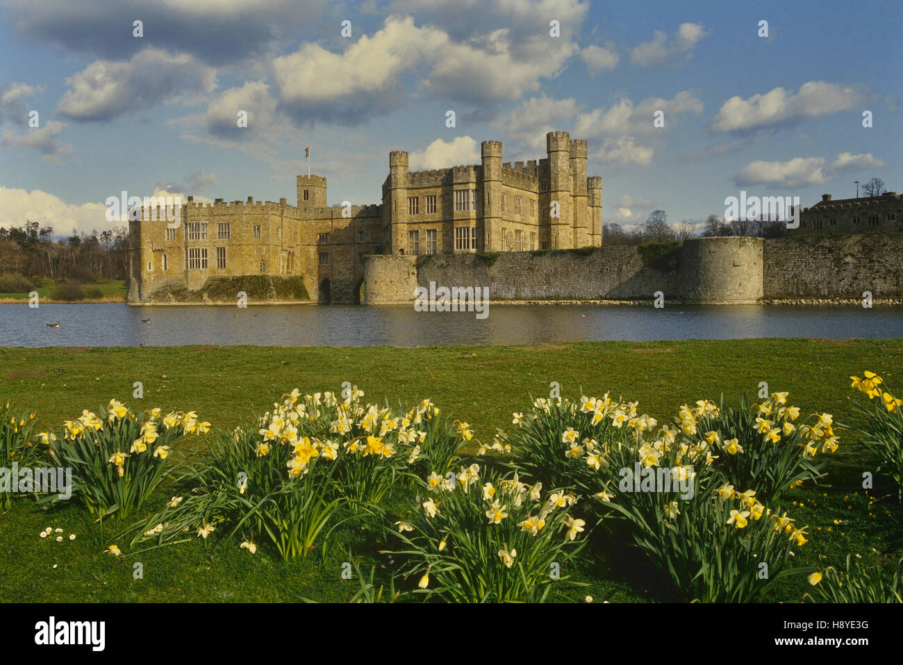 Leeds castle in kent uk hi-res stock photography and images - Alamy