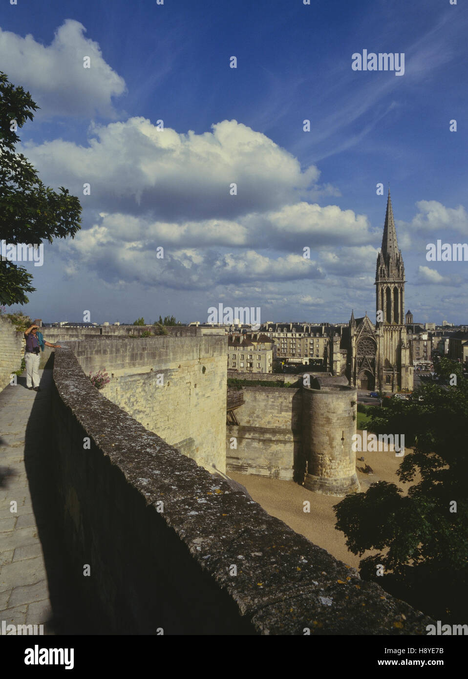 14th century ramparts hi-res stock photography and images - Alamy
