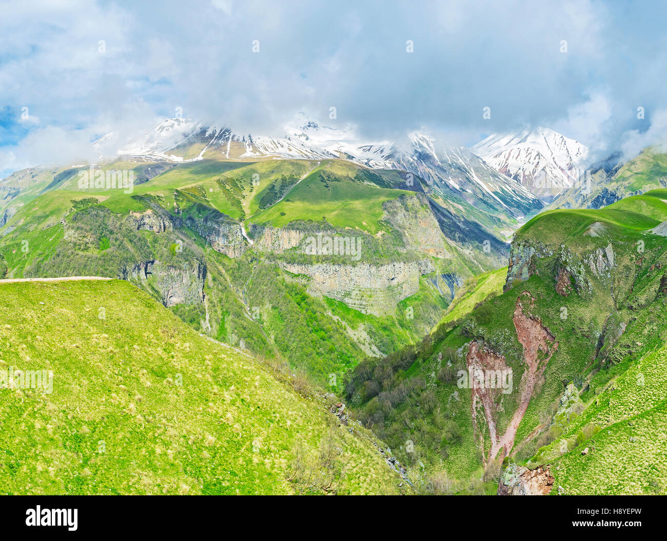 Greater caucasus mountain range hi-res stock photography and images - Alamy