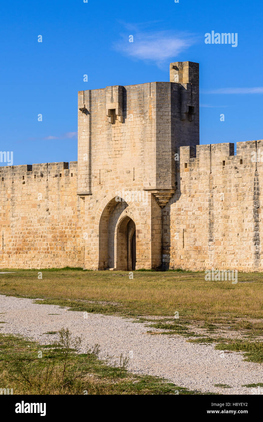 Les remparts cote sud aigues mortes hi-res stock photography and images ...