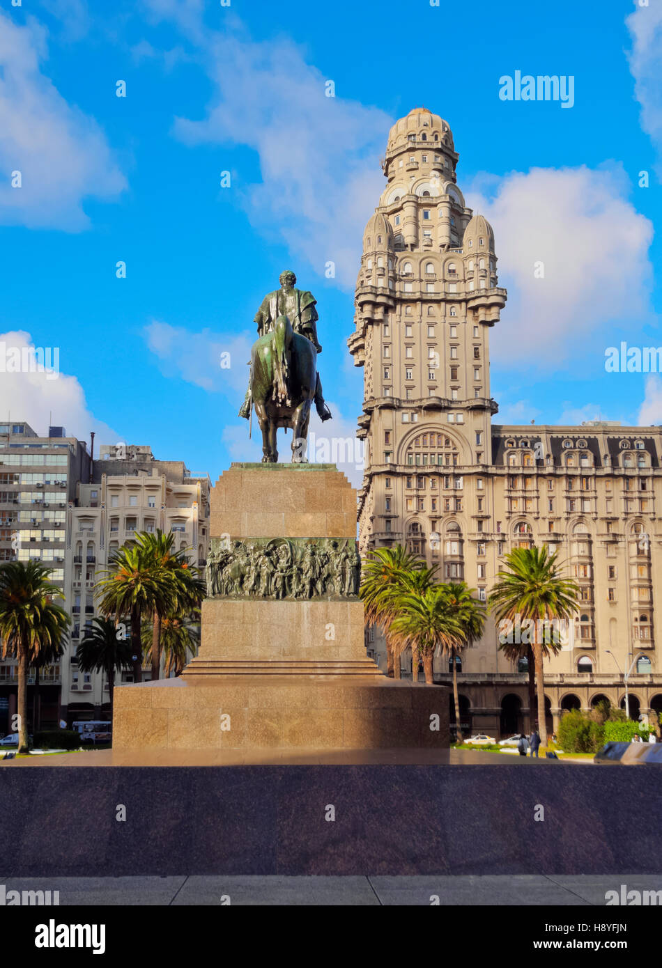 Uruguay, Montevideo, View of the Independence Square with the Artigas ...