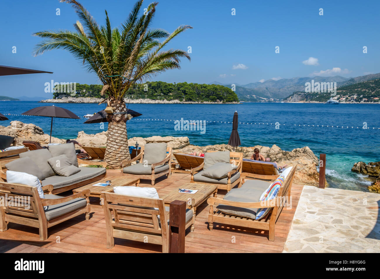 Wooden Beach Bar Stock Photo - Alamy