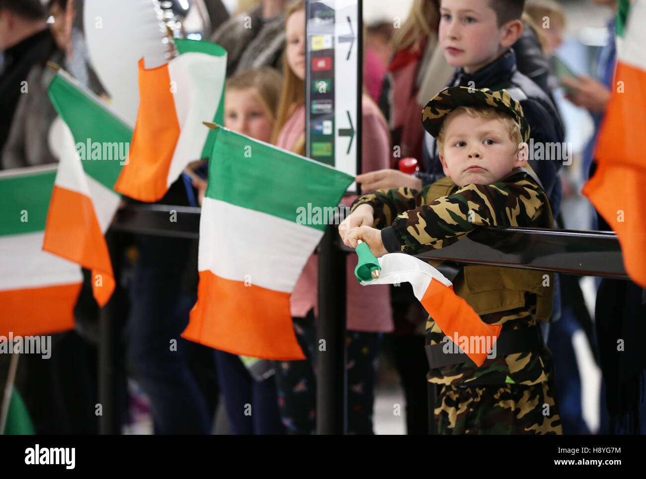 Dare Redmond, 5, awaits the return of his cousin, Corporal Shendah ...