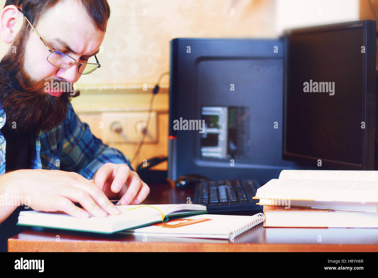 male work computer pen write Stock Photo - Alamy
