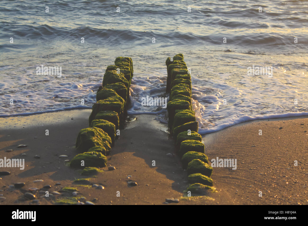 Row of poles hi-res stock photography and images - Alamy