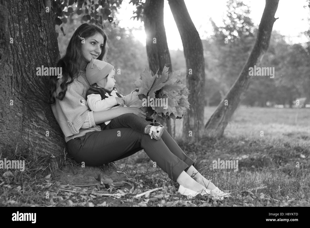 Pretty autumn leaves Black and White Stock Photos & Images - Alamy