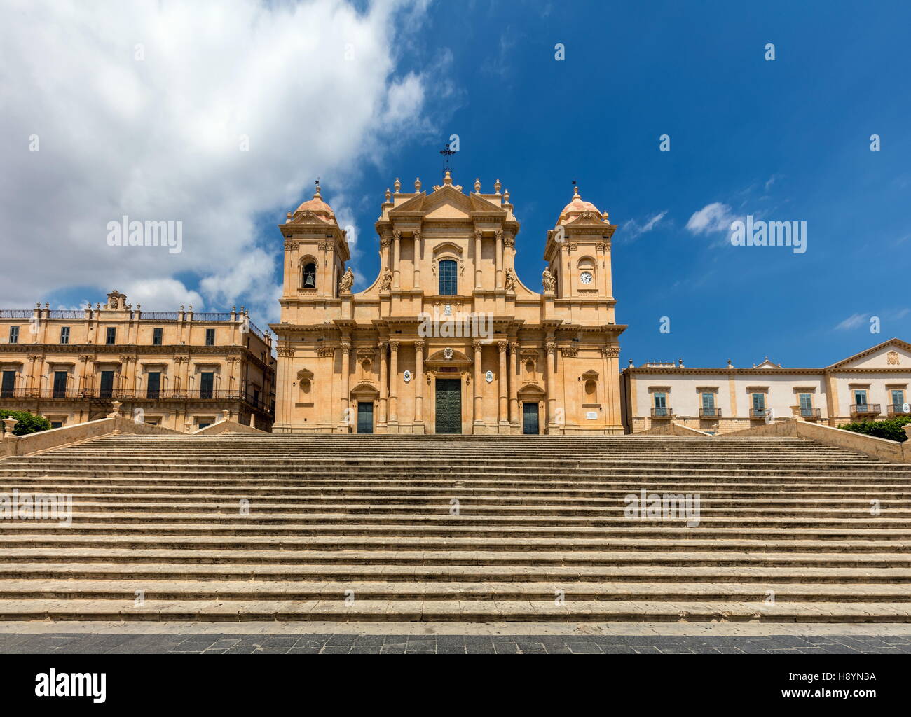 Baroque architecture noto sicily italy hi-res stock photography and ...