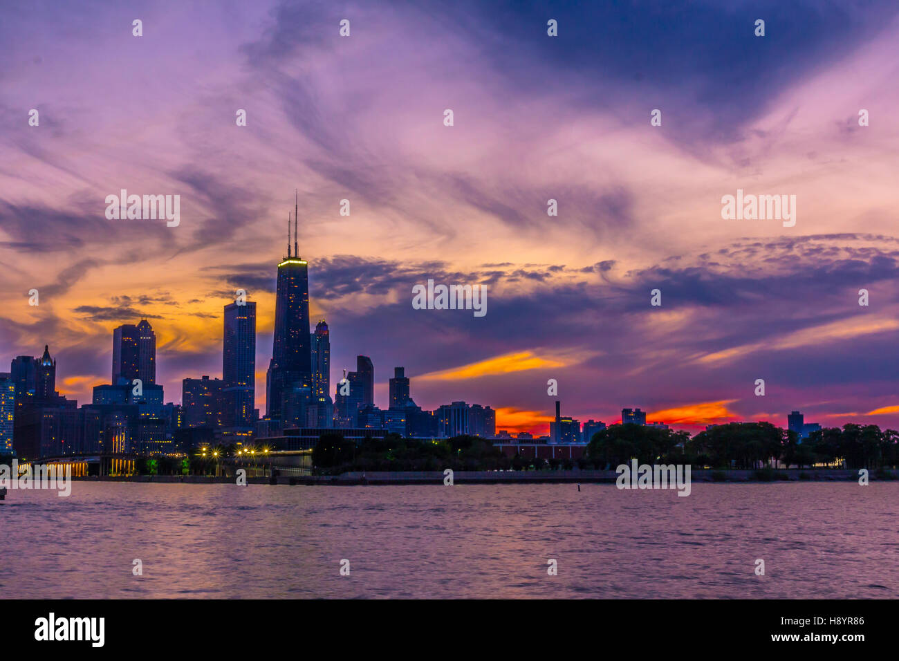 Chicago Skyline at Dusk Stock Photo - Alamy