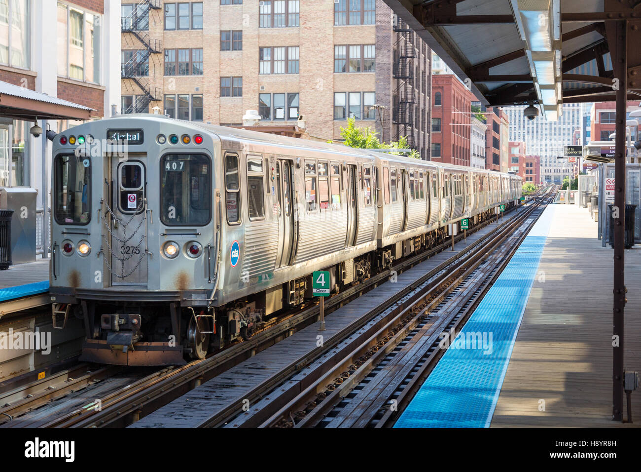 Chicago el train hi-res stock photography and images - Alamy