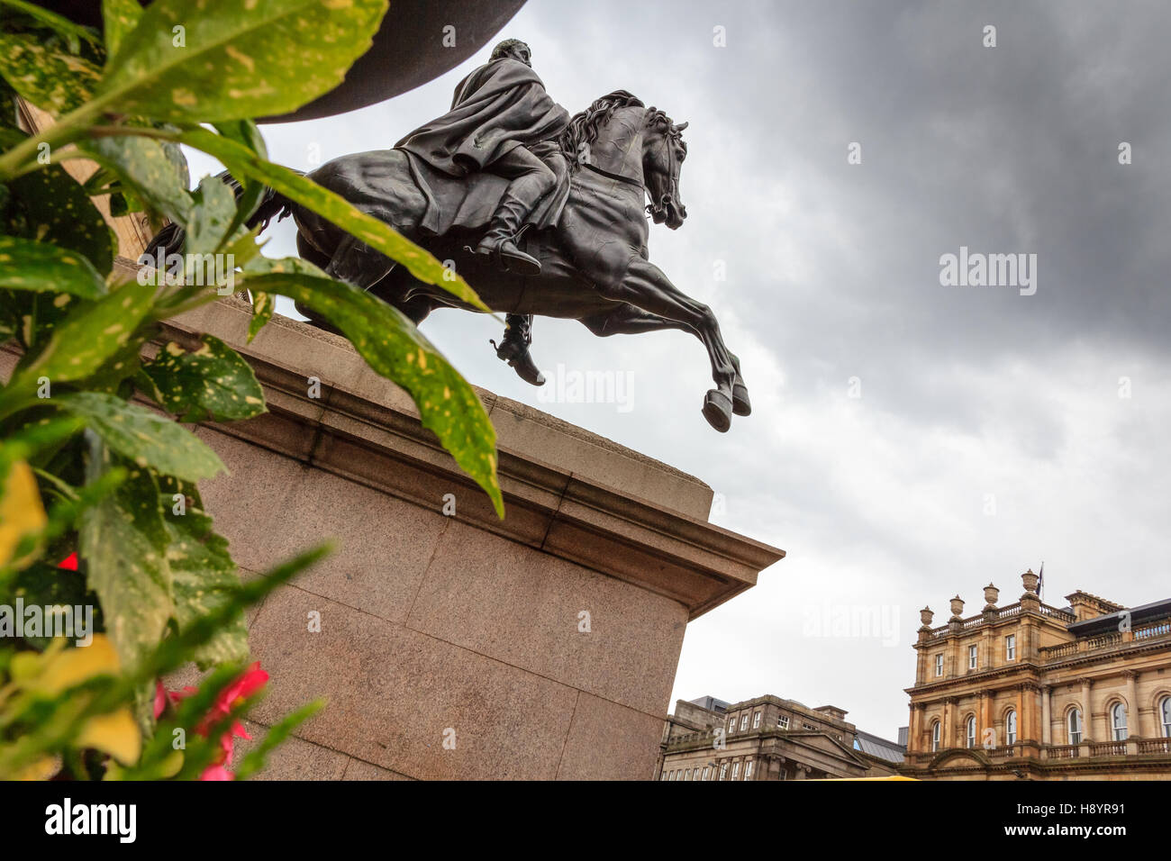 Statue in Edinburgh, Scotland Stock Photo - Alamy