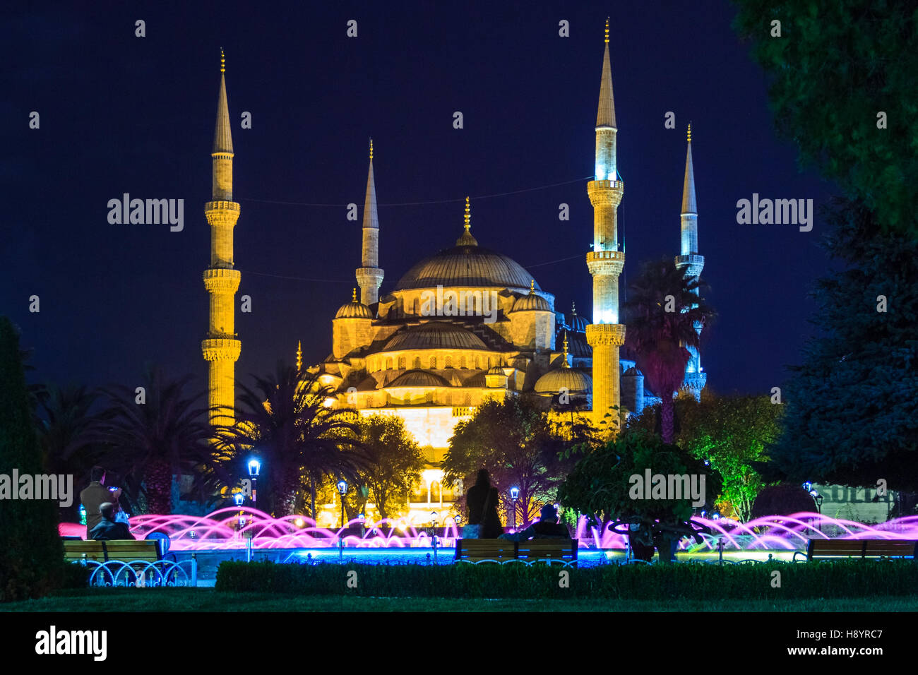 Blue Mosque (Sultan Ahmed) at Night Stock Photo - Alamy