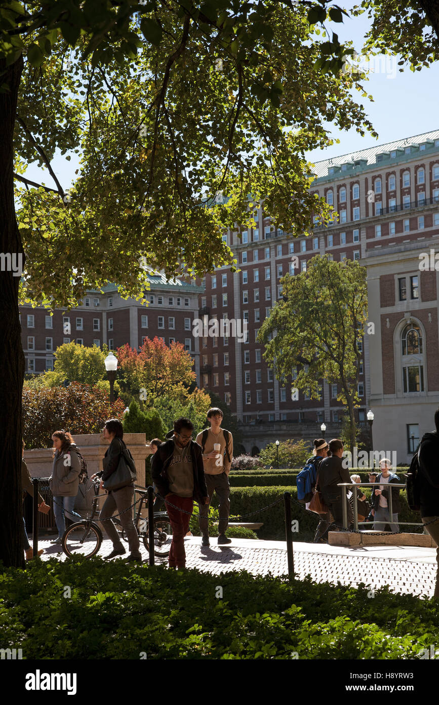 Columbia University New York USA Students on campus at Columbia ...