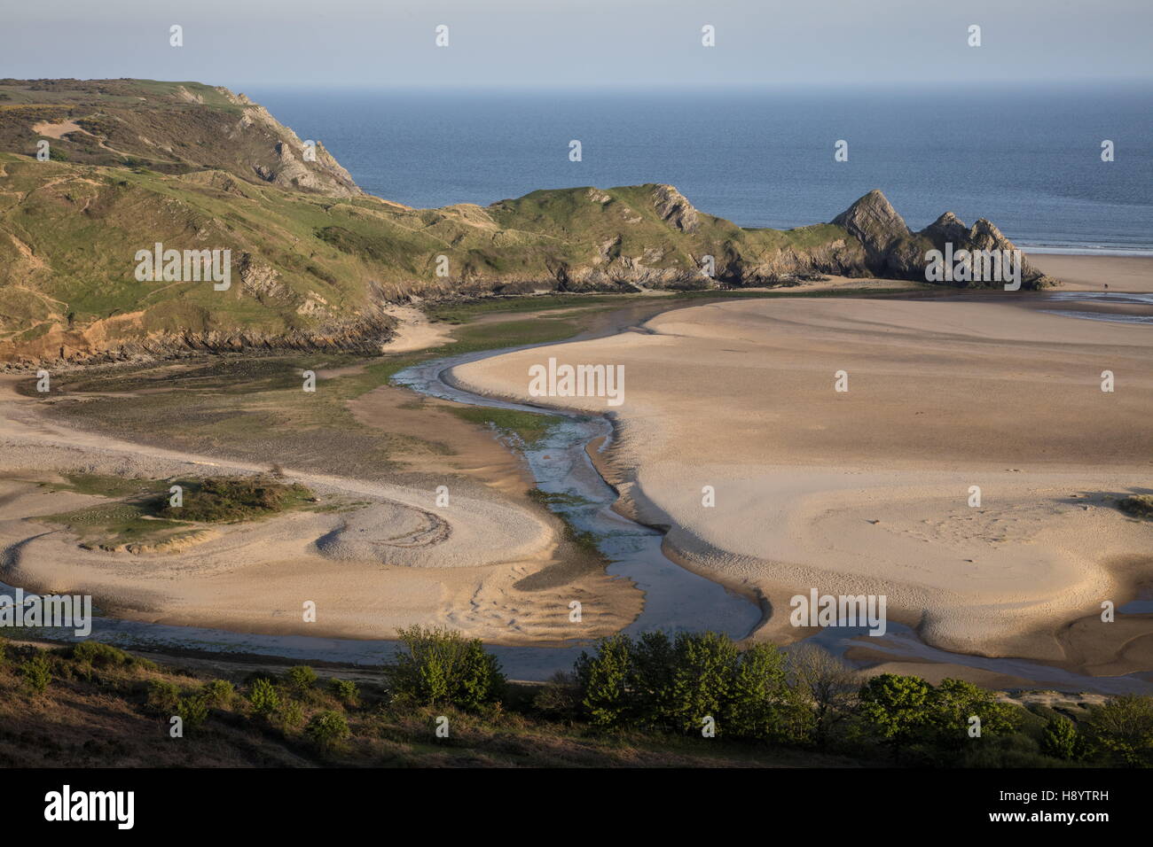 Three cliffs bay, gower peninsula hi-res stock photography and images ...