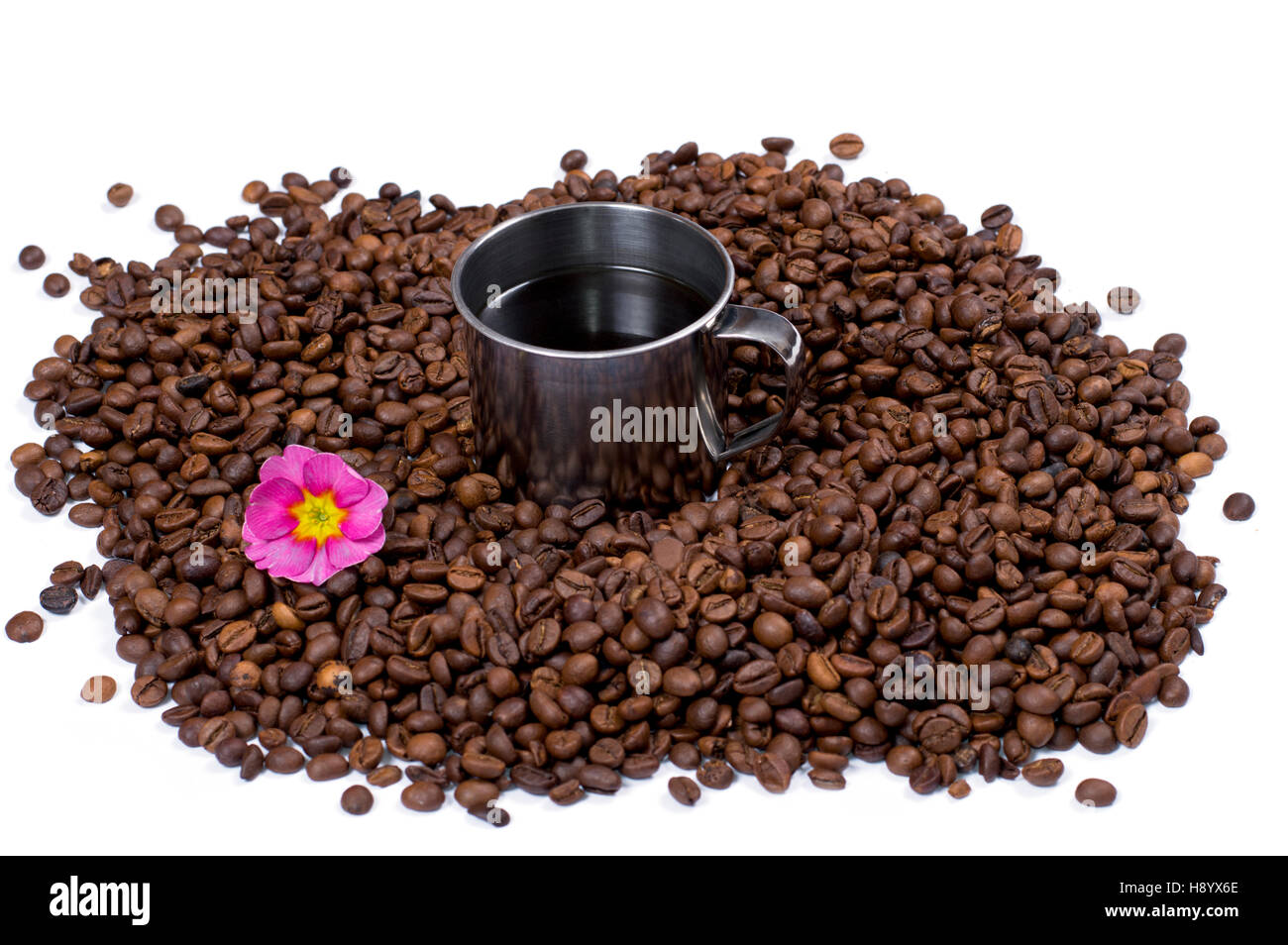 grains of black coffee, inside cup of coffee Stock Photo - Alamy