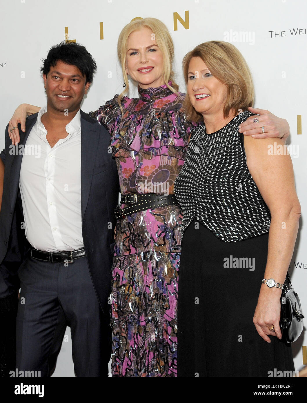 NEW YORK, NY - NOVEMBER 16 Sue Brierley, Nicole Kidman and John ...