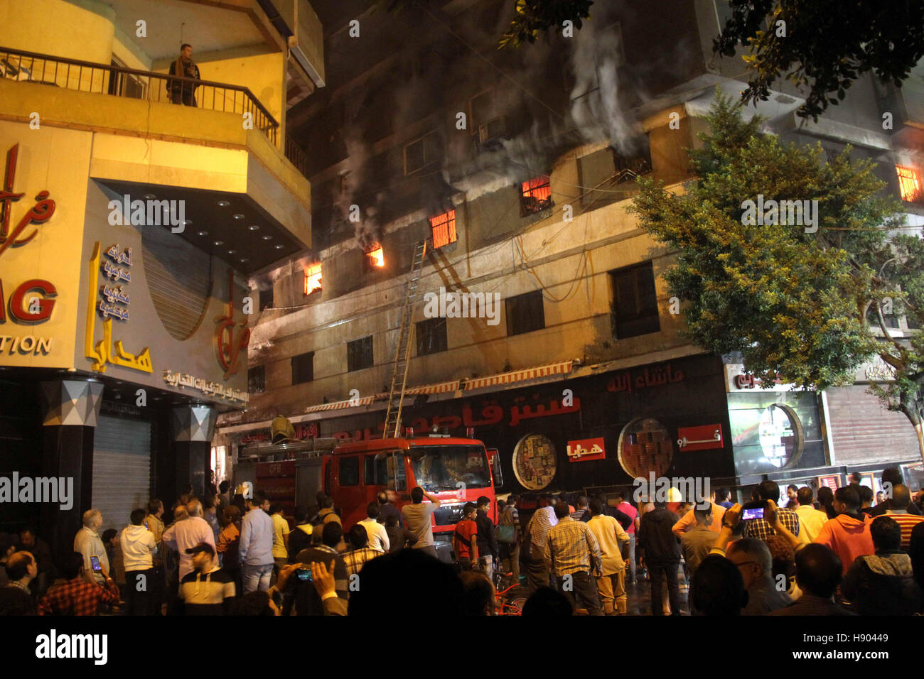 Cairo, Egypt. 16th Nov, 2016. Egyptians gather as Civil defense ...