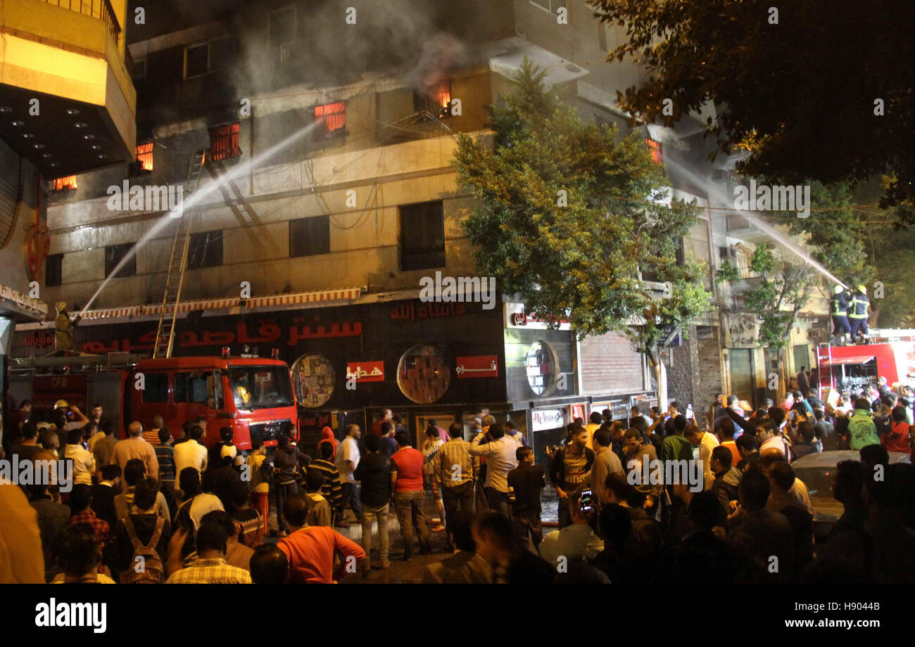 Cairo, Egypt. 16th Nov, 2016. Egyptians gather as Civil defense ...