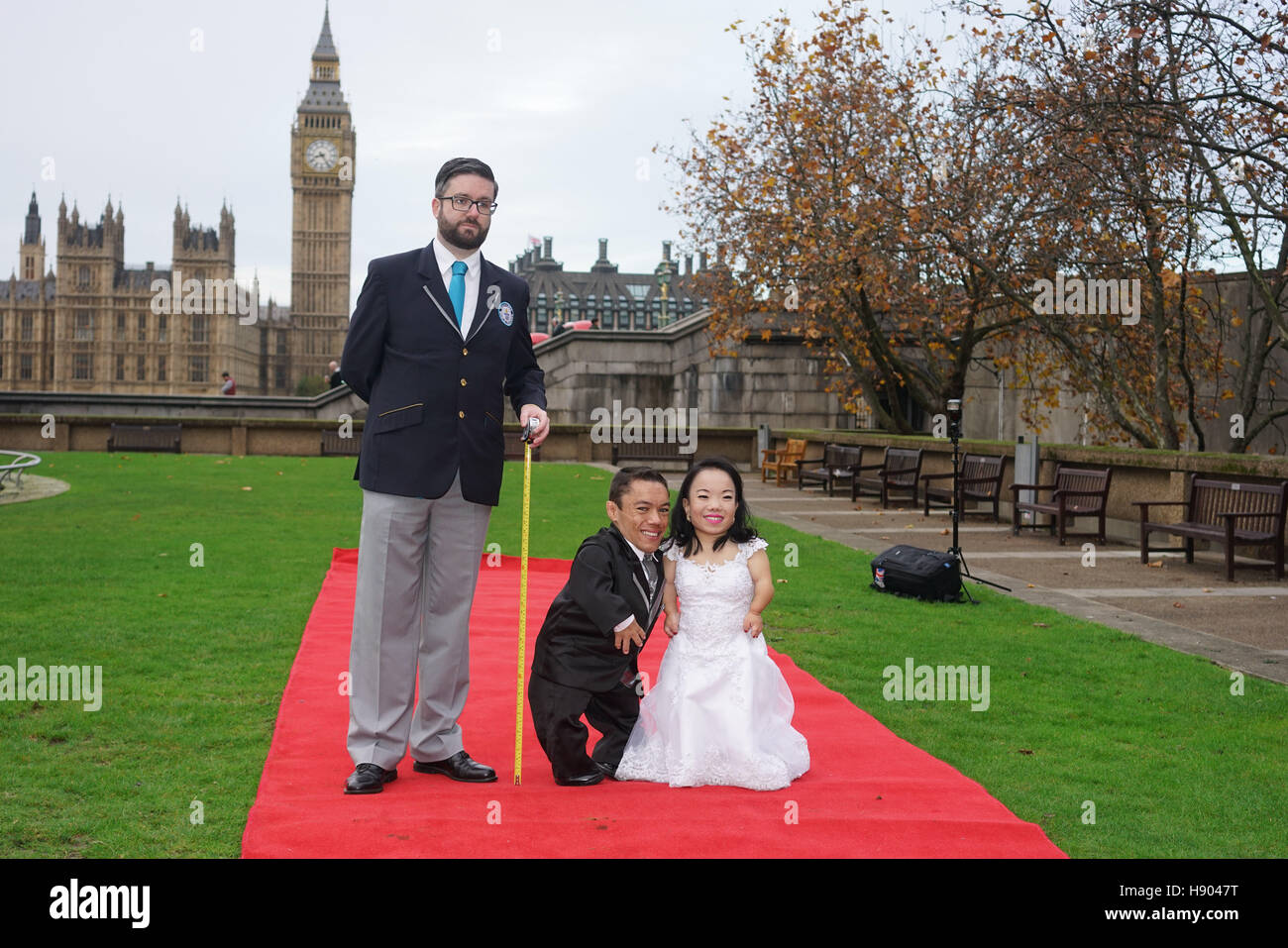 London, England, UK. 17th Nov, 2016. Photocall for The Shortest married ...