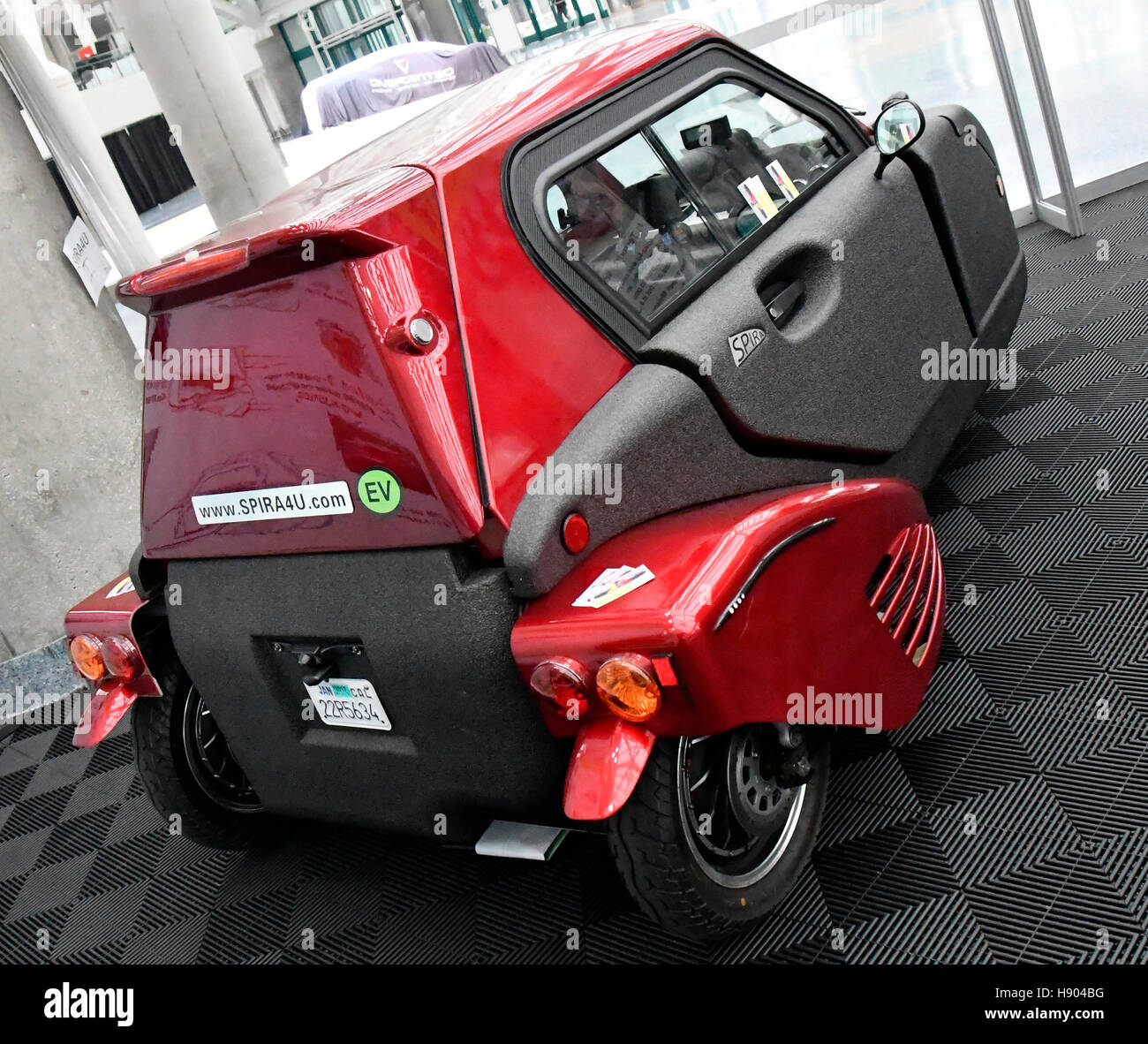 2016 los angeles car show electric car hi-res stock photography and ...