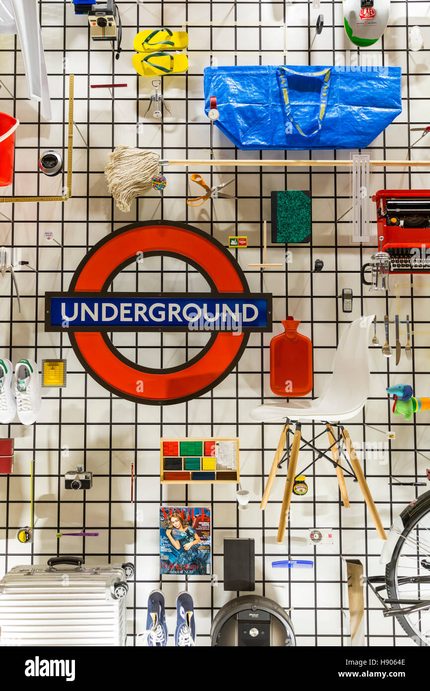 London, UK, 17th Nov 2016. Everyday design objects on display at the ...