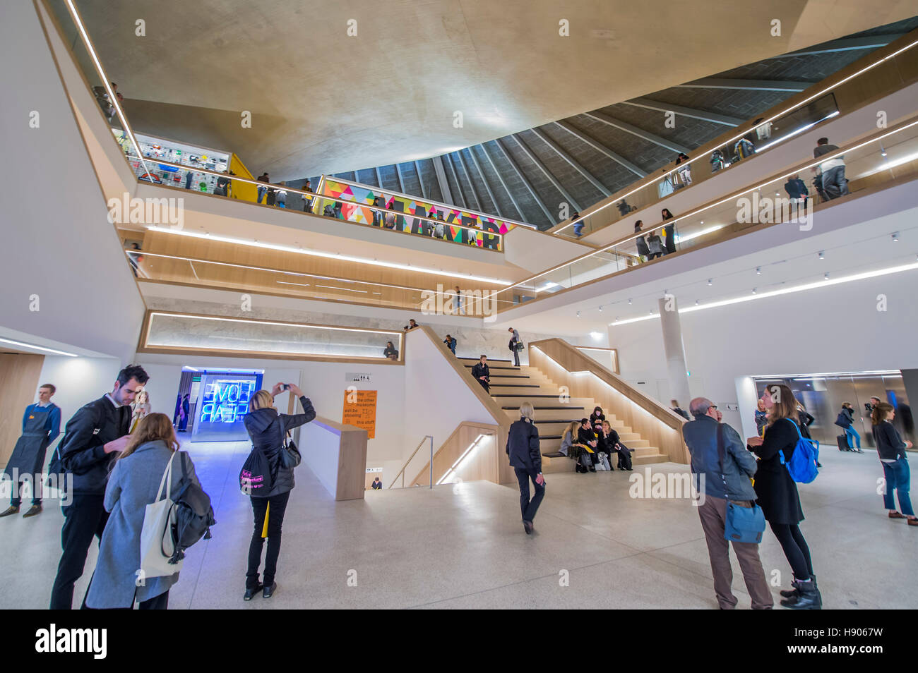 1960s building design hi-res stock photography and images - Alamy