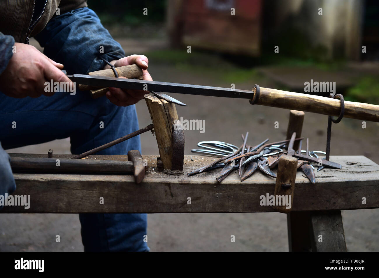 Scissors technique hi-res stock photography and images - Alamy
