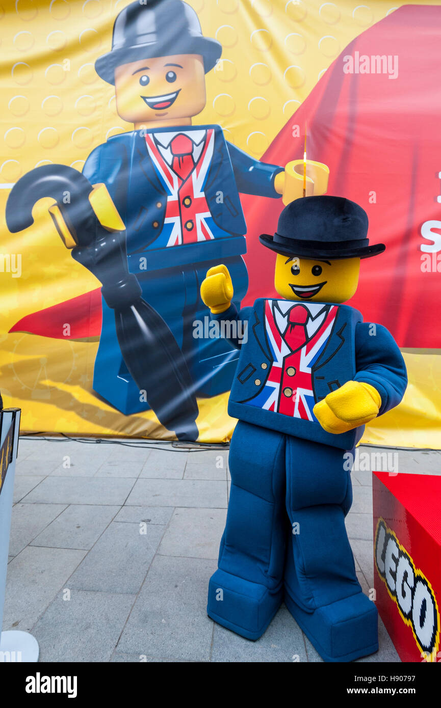 Lego mascot hi-res stock photography and images - Alamy