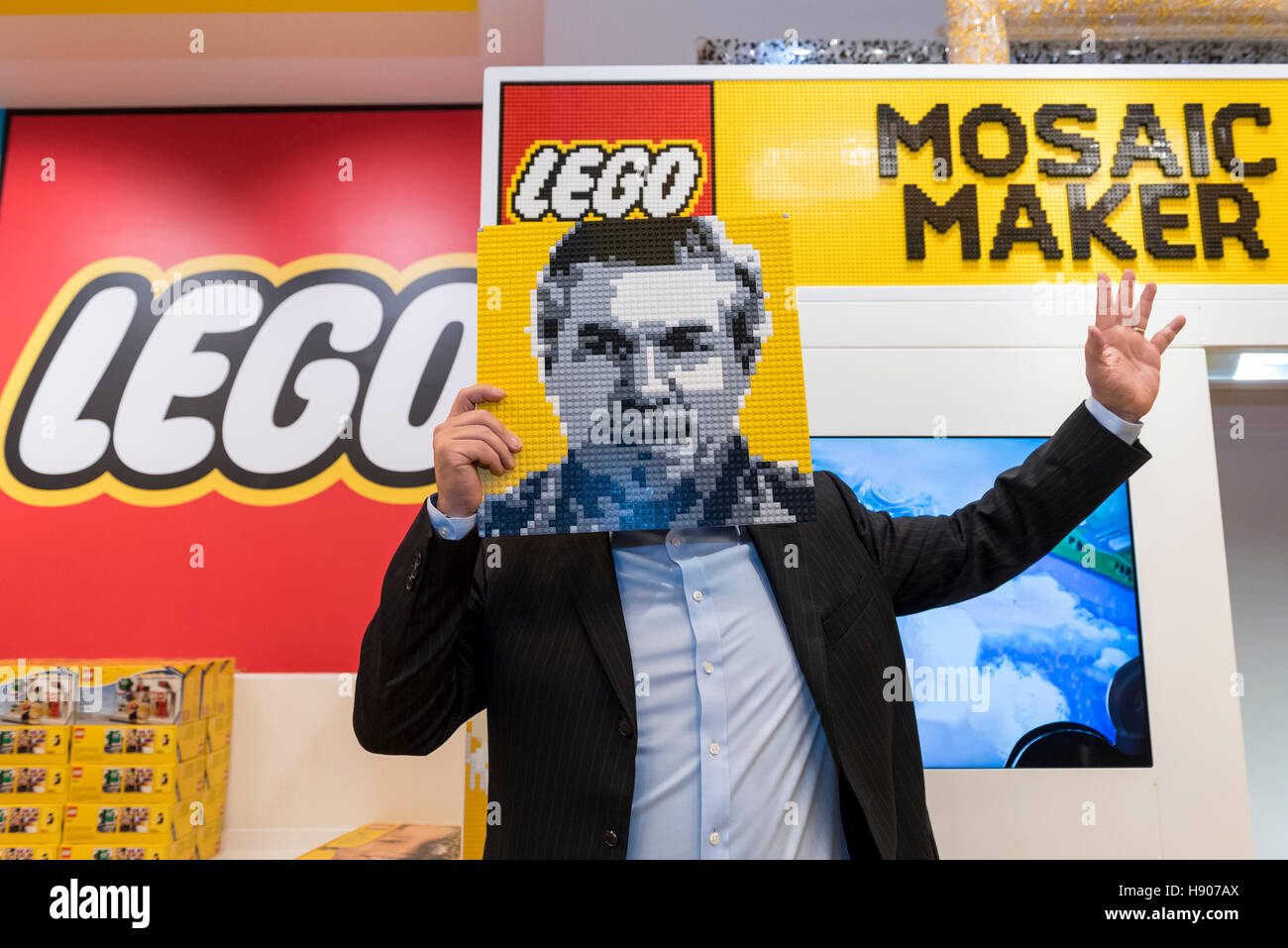 Worlds largest lego store opening hi-res stock photography and images ...
