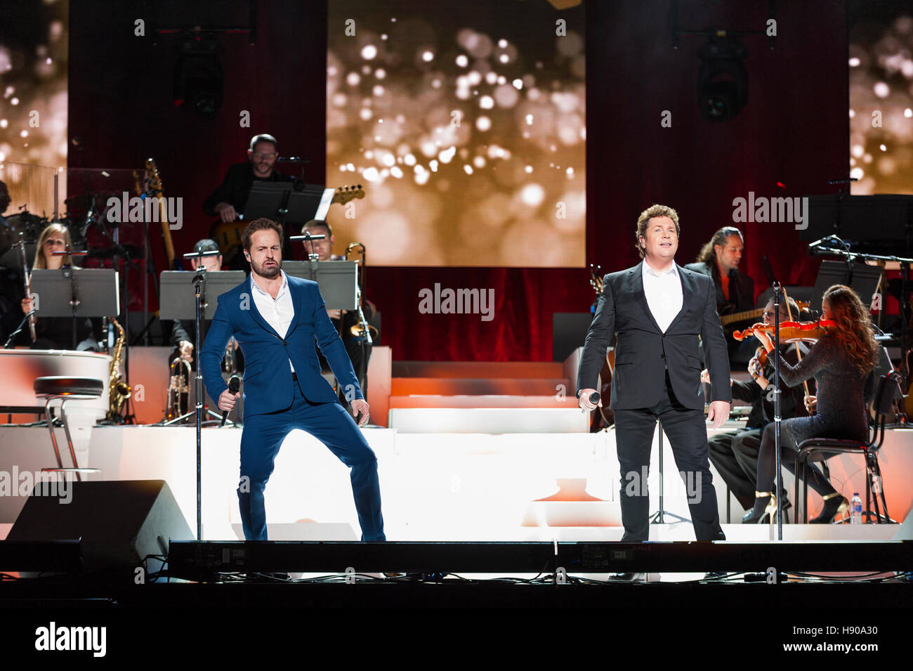 Liverpool, UK. 17th November 2016. Singers Michael Ball and Alfie Boe perform at the Liverpool ...