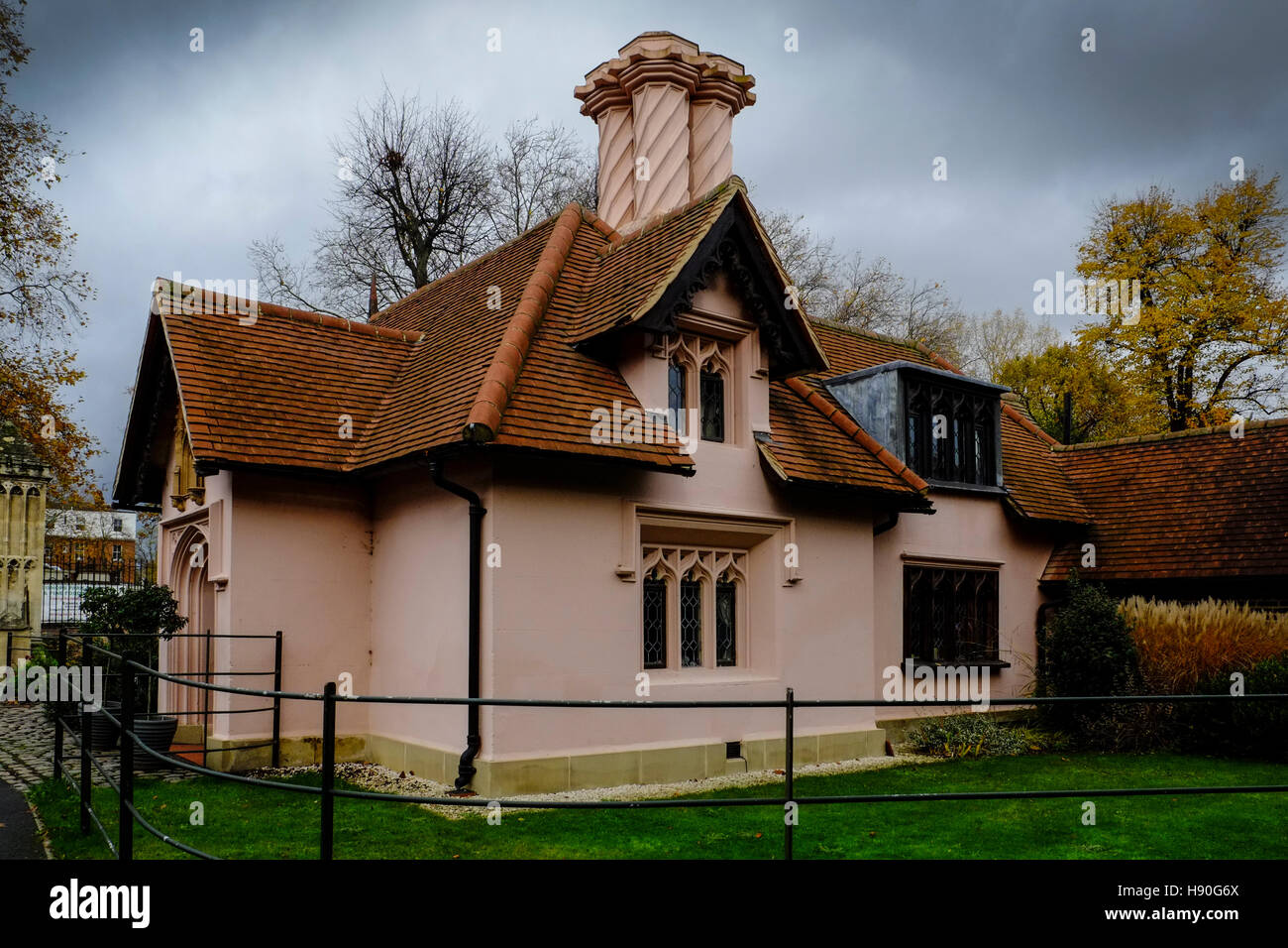 Gothic cottage hi-res stock photography and images - Alamy