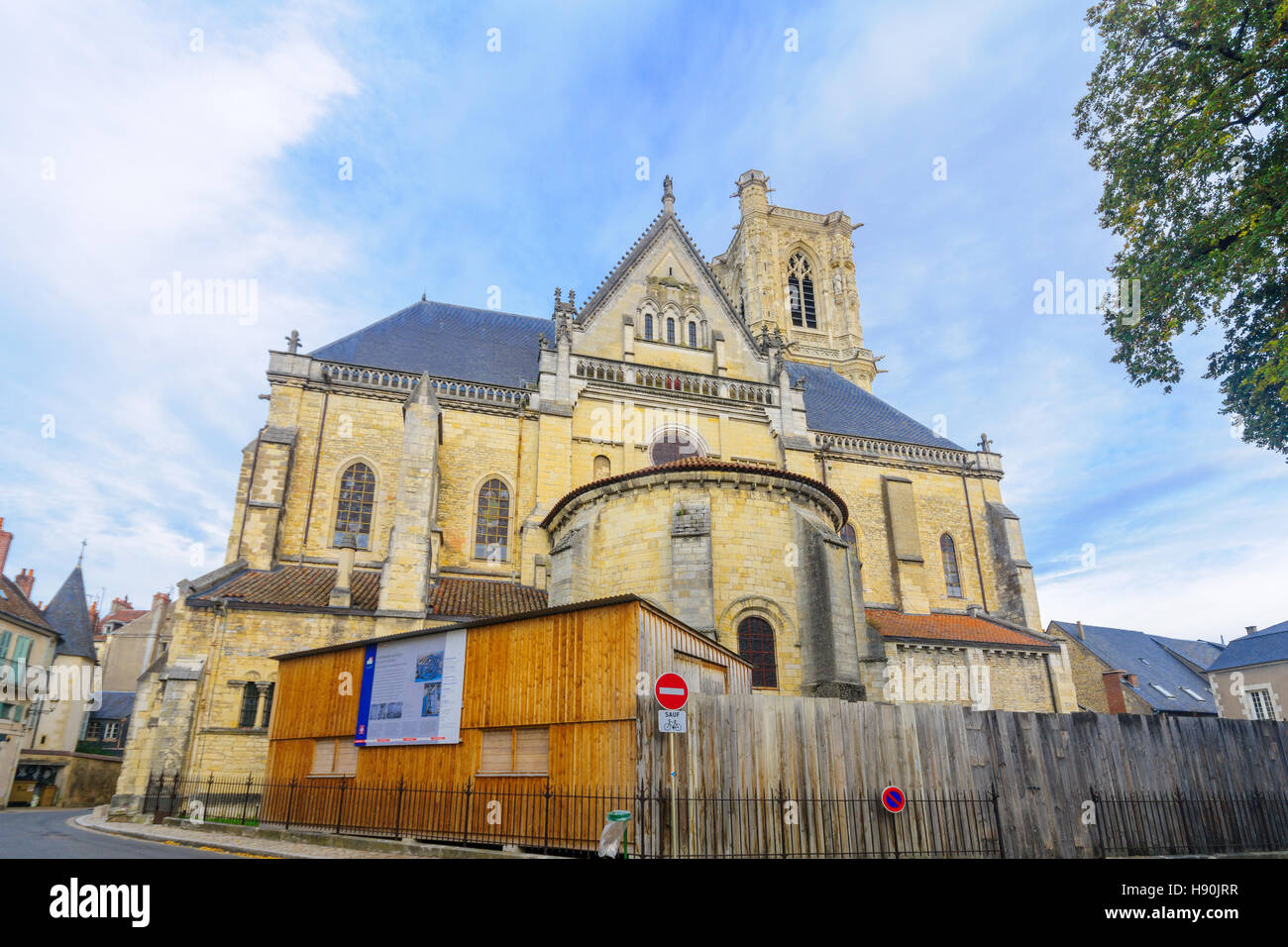 Nevers cathedral hi-res stock photography and images - Alamy