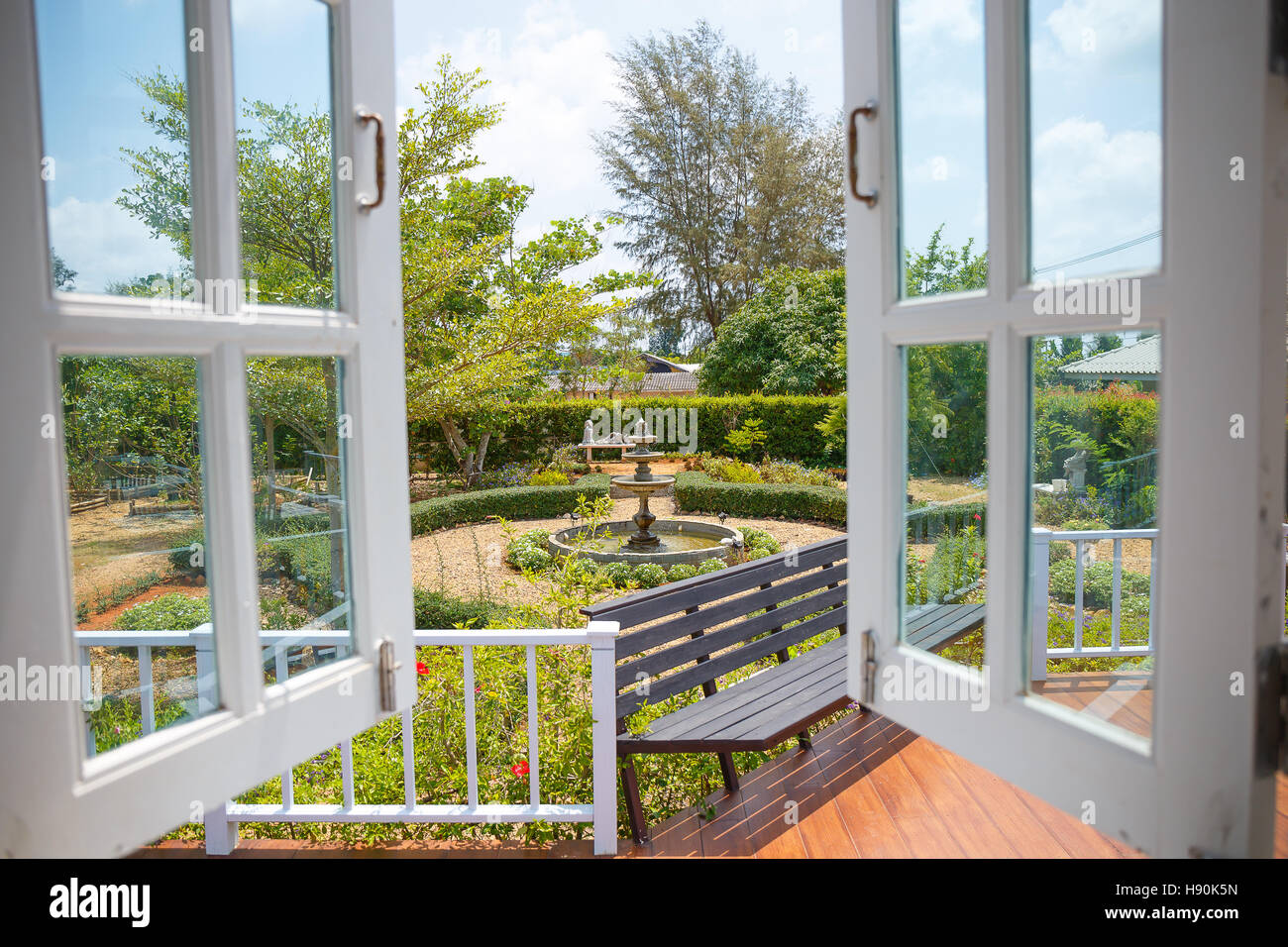 Open window to the back yard Stock Photo - Alamy
