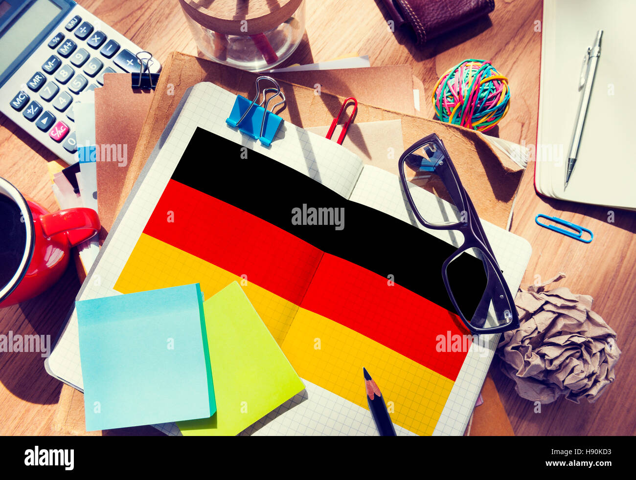 Office national flag desk hi-res stock photography and images - Alamy