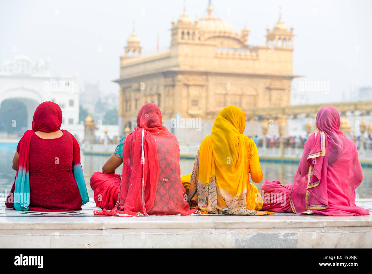 Amritsar sikh people india hi-res stock photography and images - Alamy