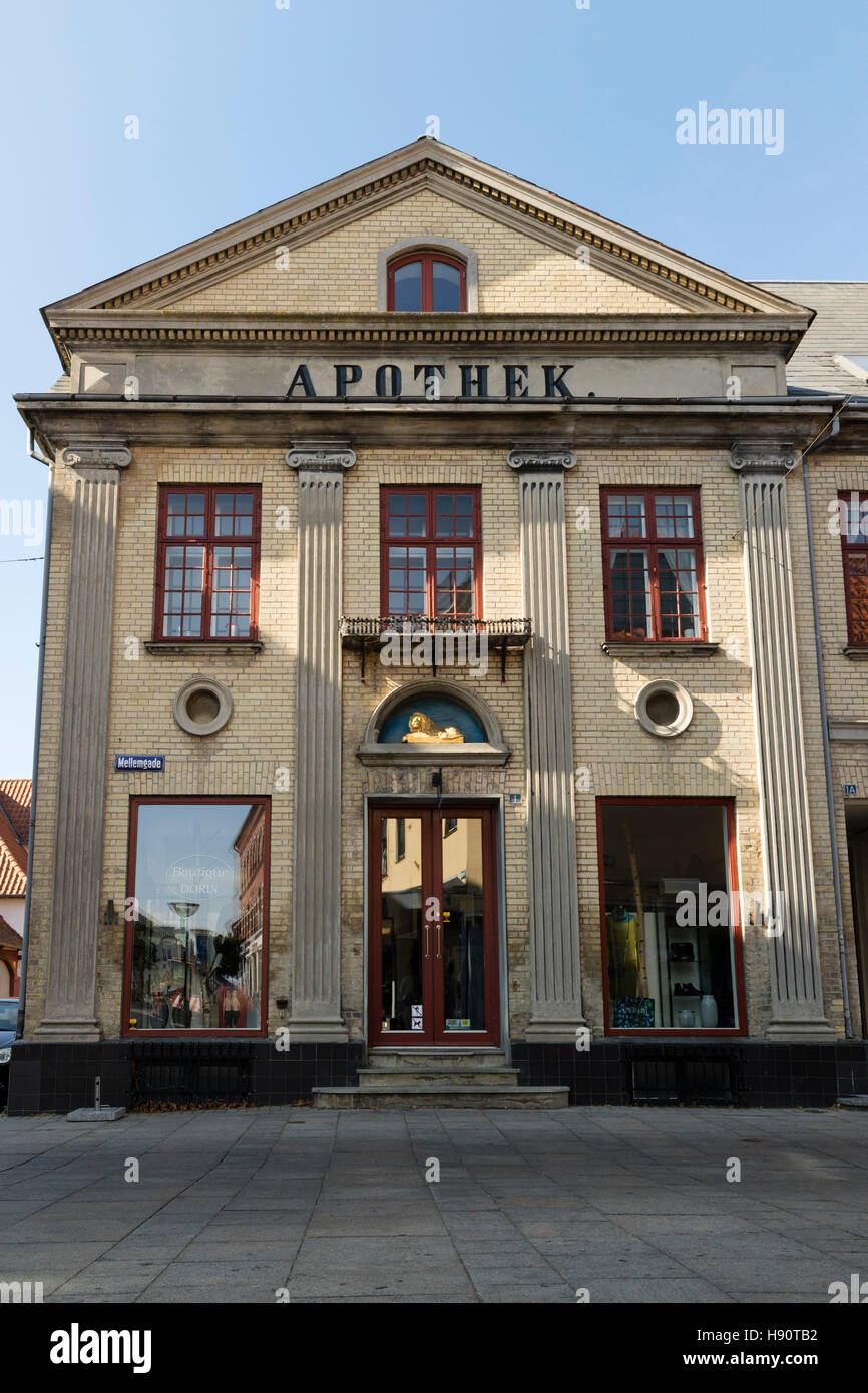 Pharmacy building hi-res stock photography and images - Alamy