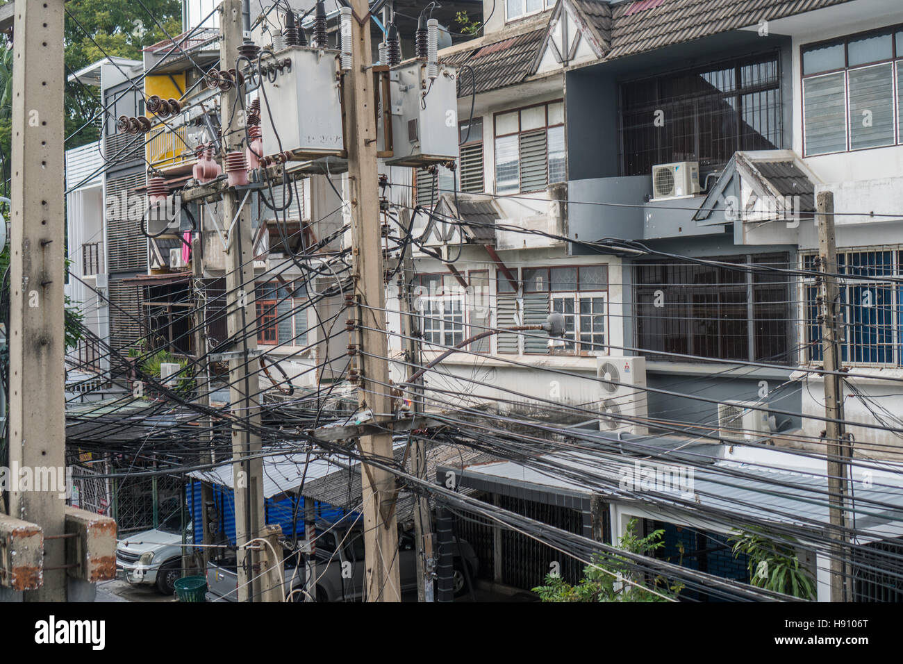 Unsafe electrical wiring hi-res stock photography and images - Alamy