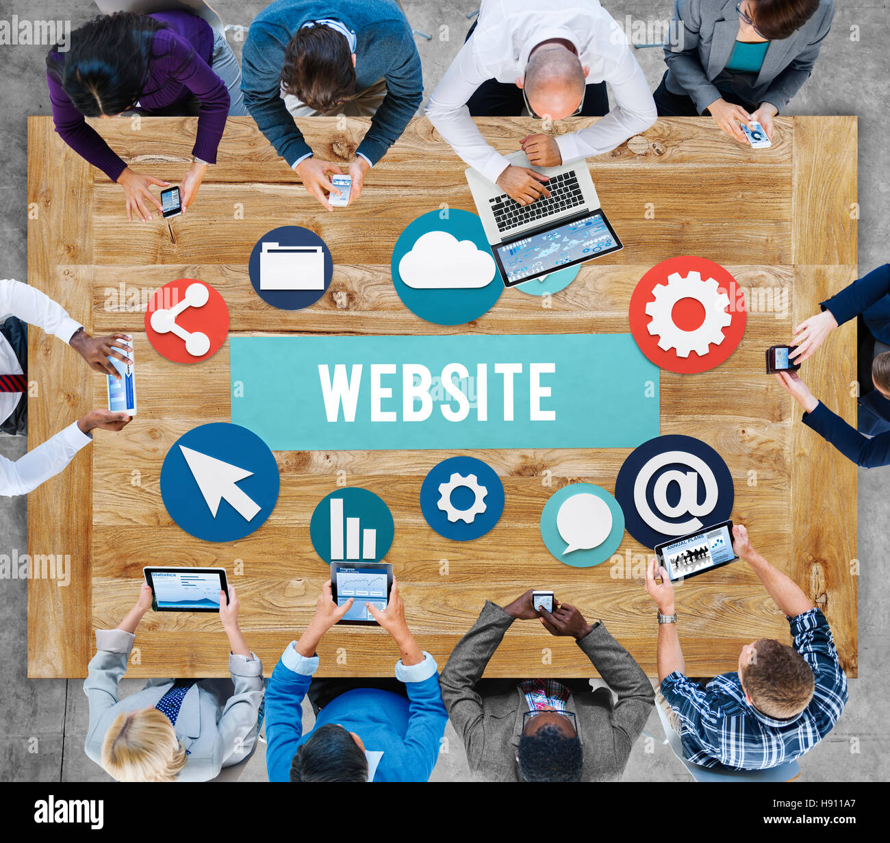 Social browser hi-res stock photography and images - Alamy