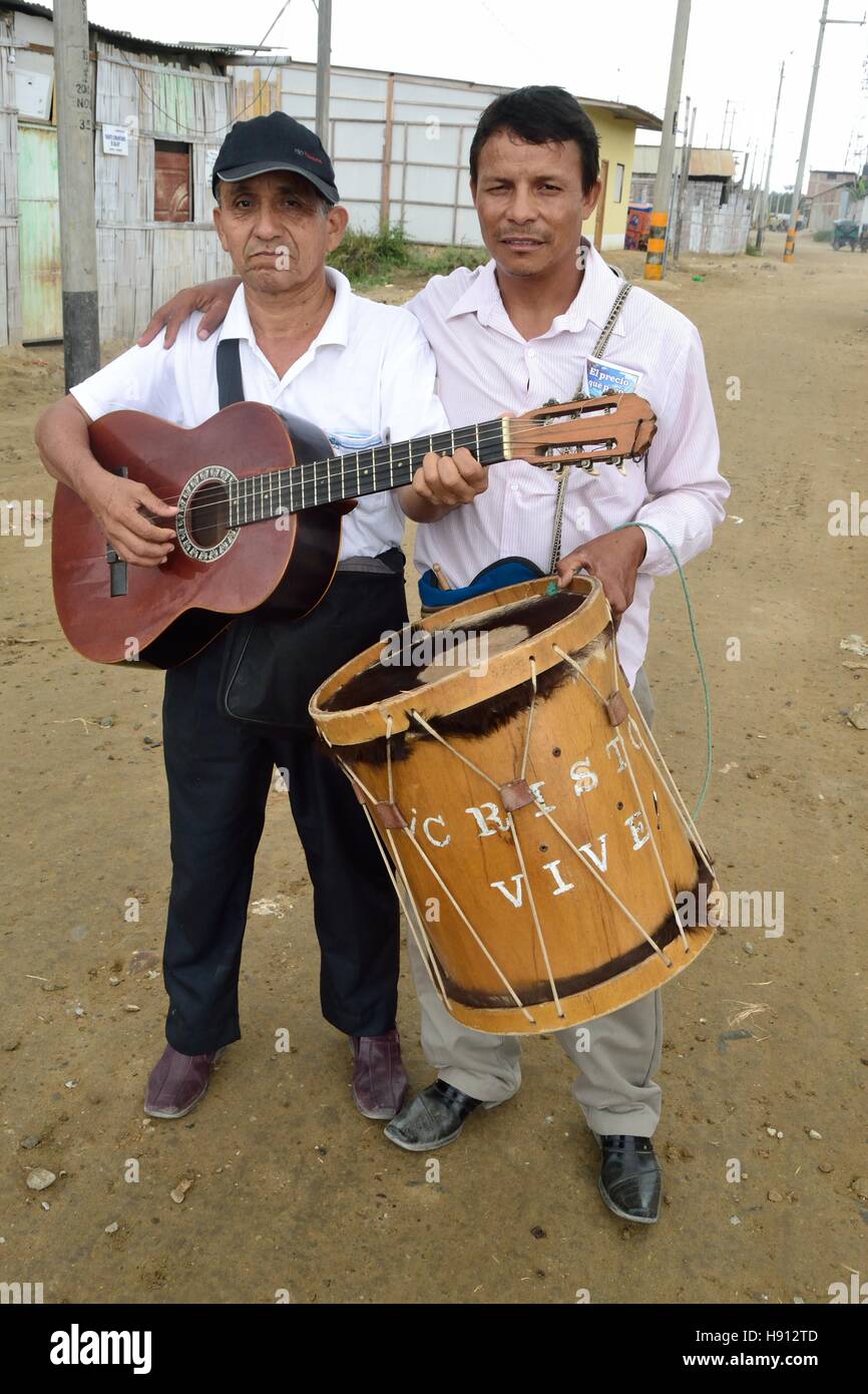 Peruvian music guitar hi-res stock photography and images - Alamy