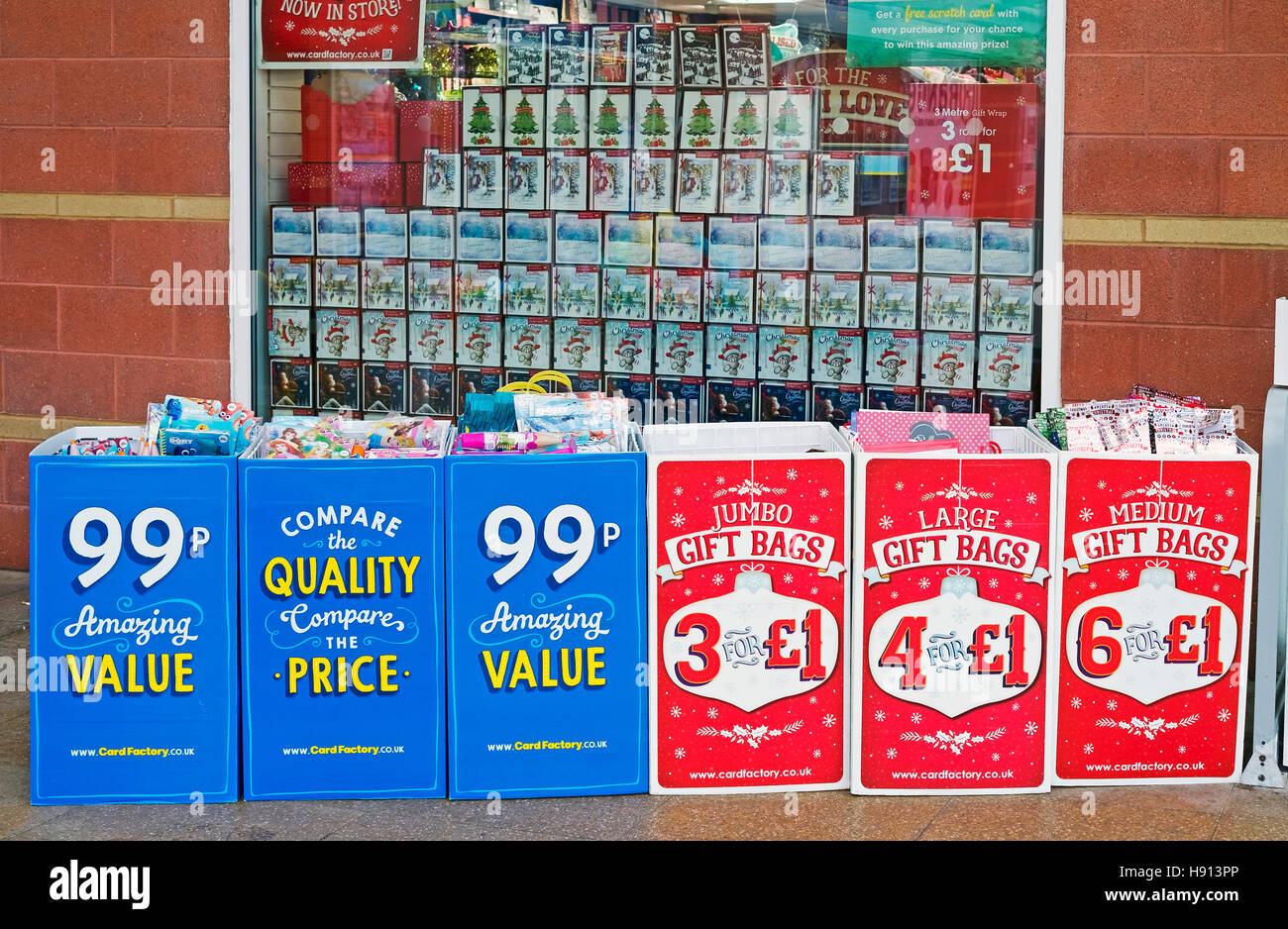Liverpool department store shop display hi-res stock photography and ...