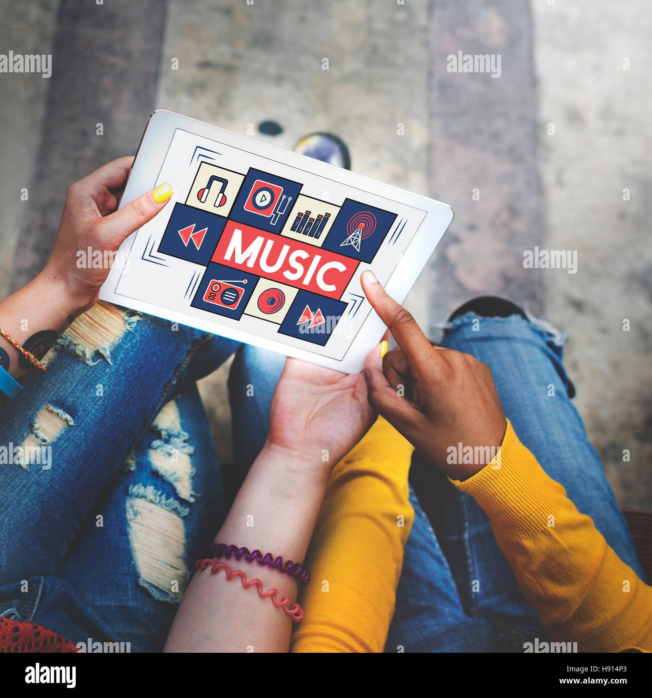 Music playing device hi-res stock photography and images - Alamy