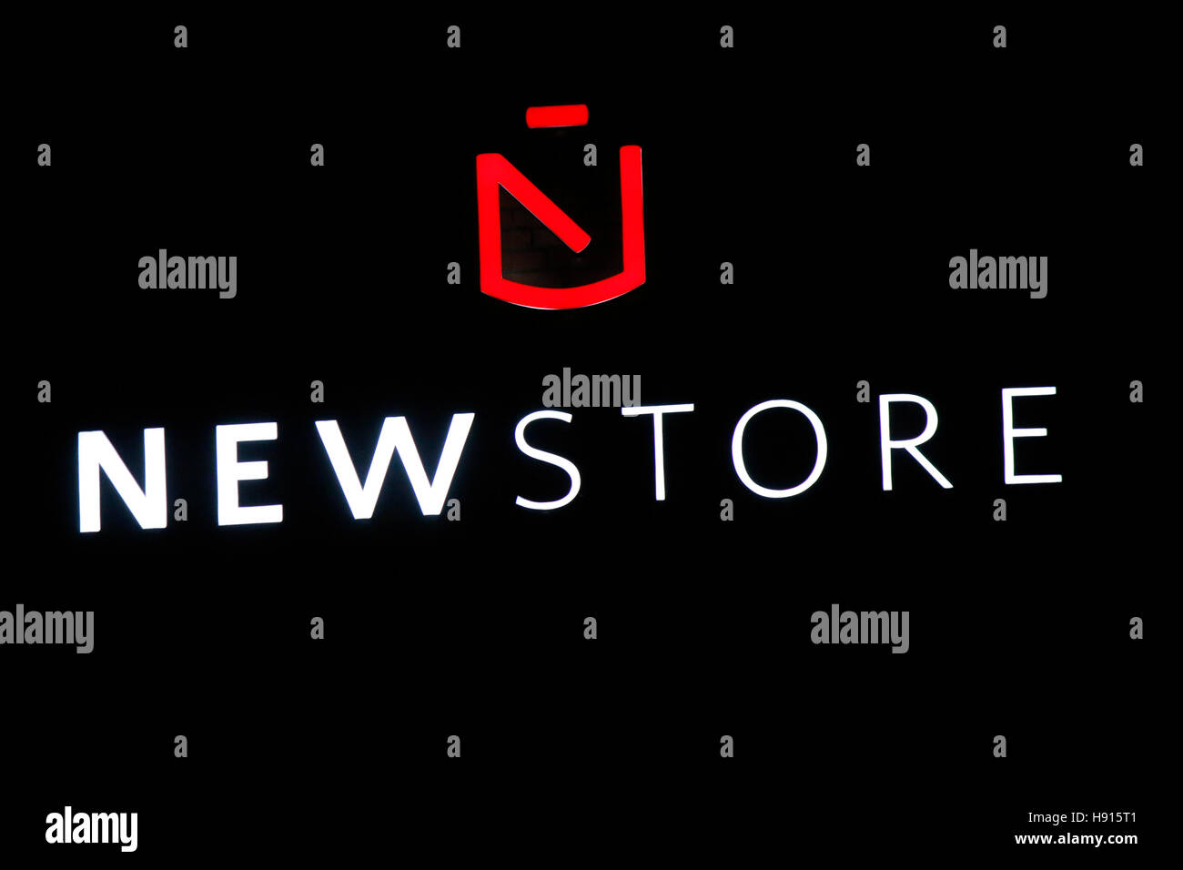 Newstore hi-res stock photography and images - Alamy