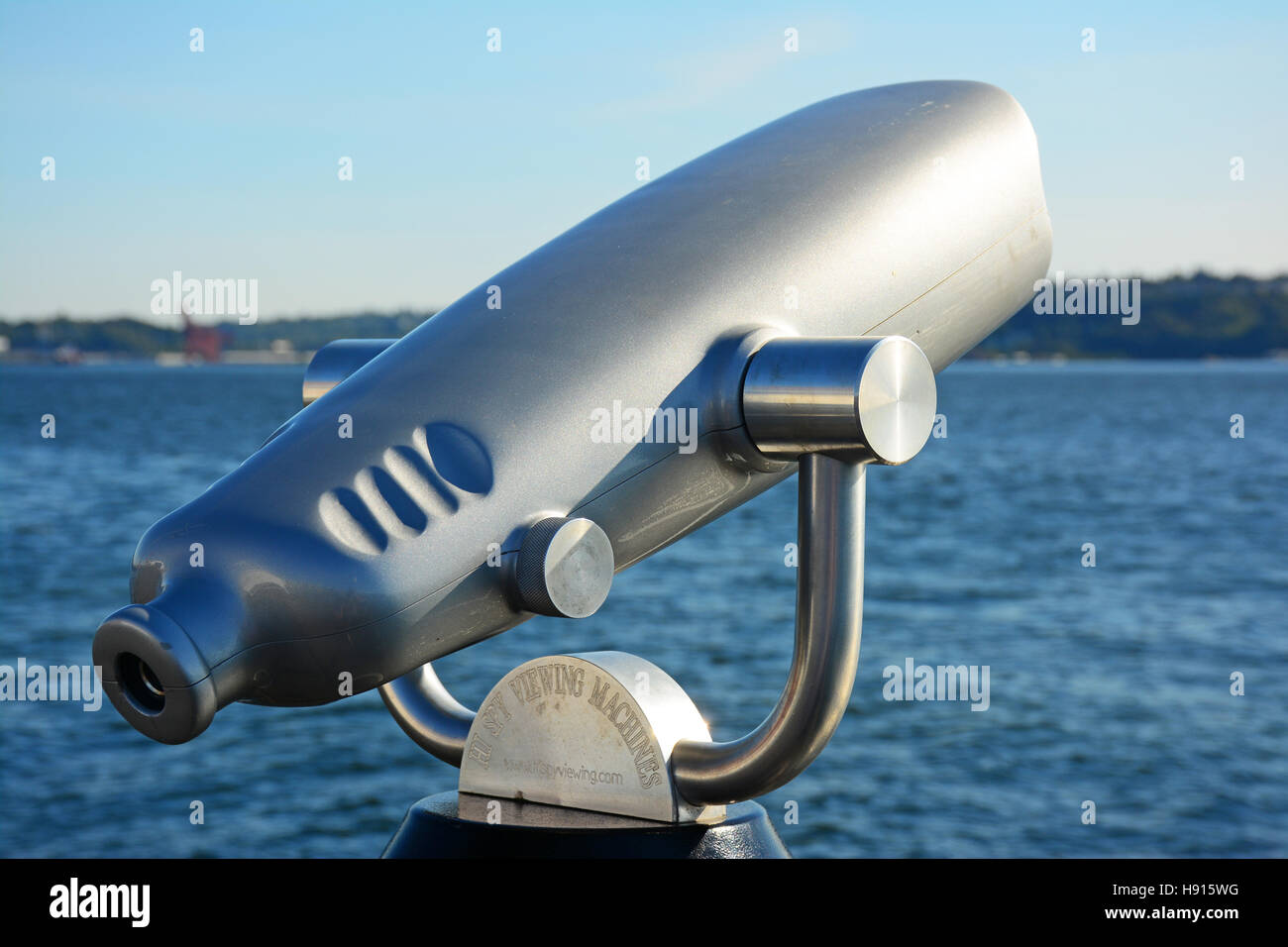 Telescope - coin operated Stock Photo - Alamy