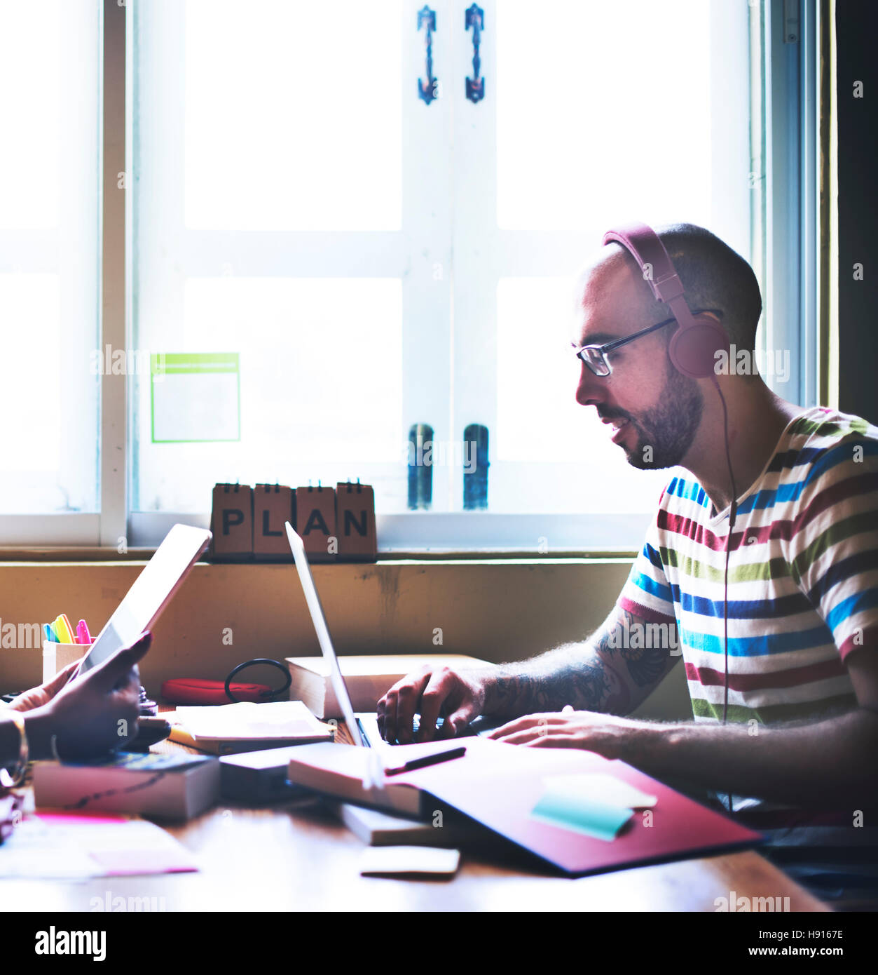 Man Connection Computer Networking Wireless Concept Stock Photo - Alamy