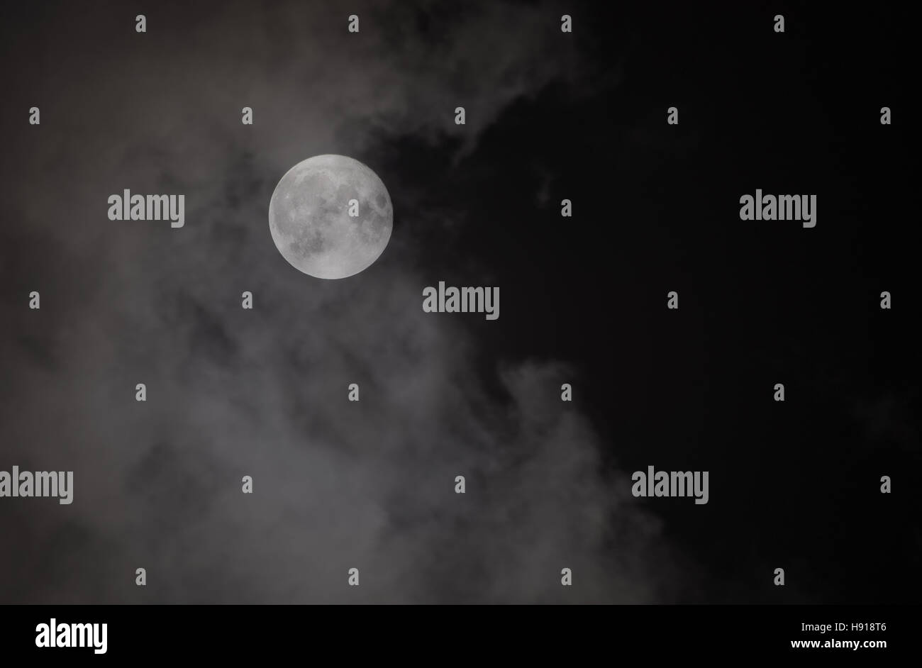 Supermoon italy hi-res stock photography and images - Alamy